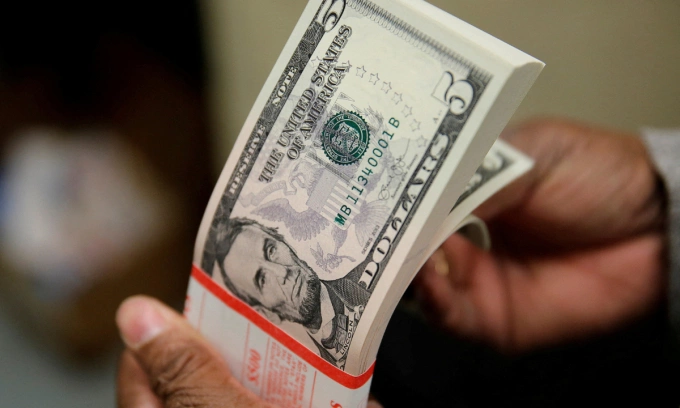 Dollar Rises Against Dong on Black Market | USD/VND Update